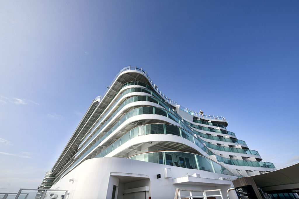 Discovering the Luxury and Innovation of P&O Cruises Iona: A Review of ...