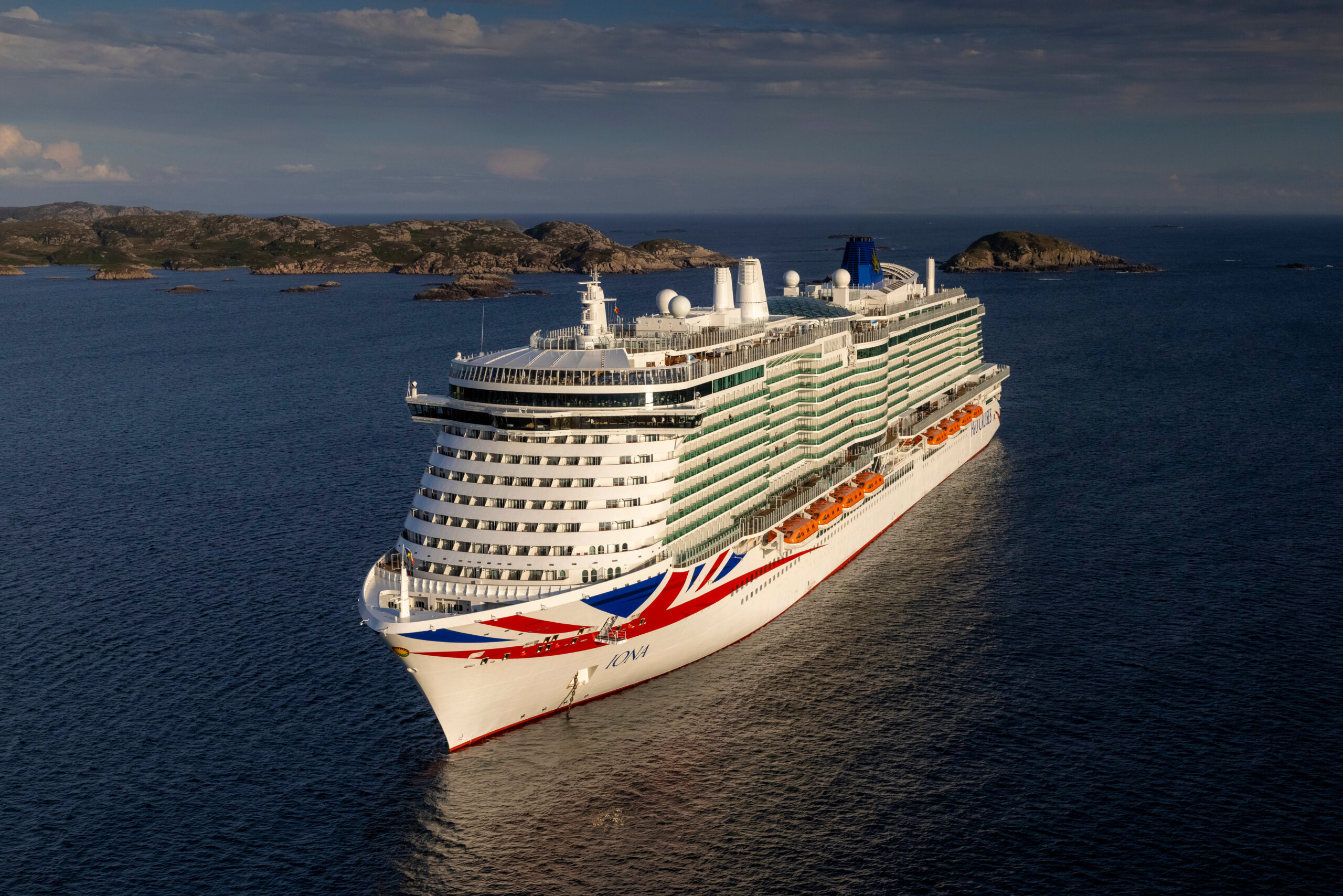 P&O Cruises Iona Review. What's it like to holiday on the largest ...